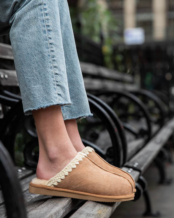 Kaikki naisten tossut ja naisten kengät